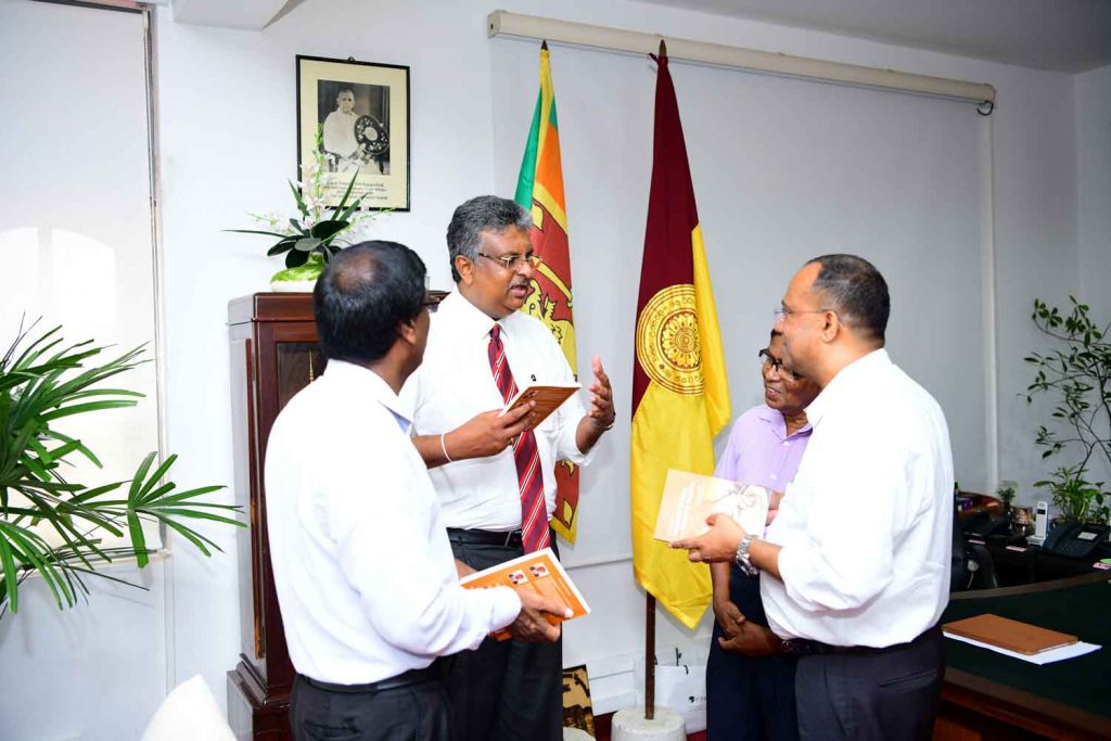 Dr. M. Fonseka & Dr. A. Manawaduge Launch ‘A Guide to Academic Writing ...